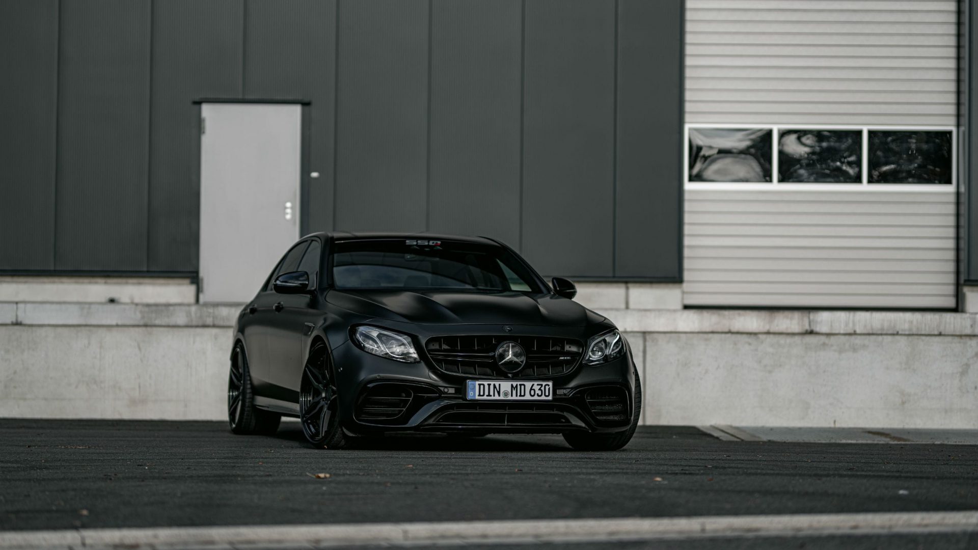 Mercedes-AMG E63 W213 - Folierung in 3M Satin Black - Fahrzeugfolierung ...