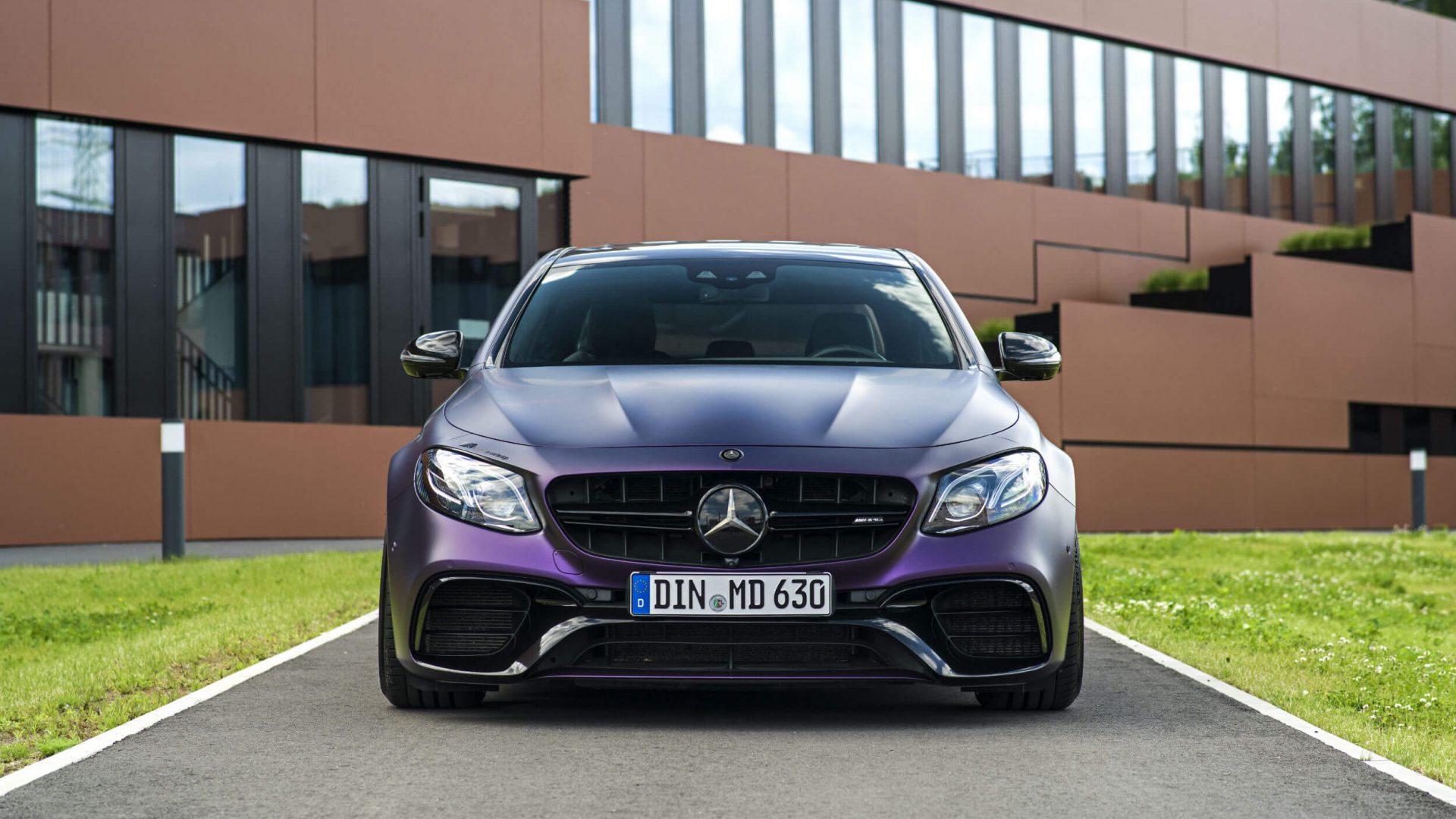 Mercedes-AMG E63 W213 - Vollfolierung in KPMF Purple/Black Iridescent ...