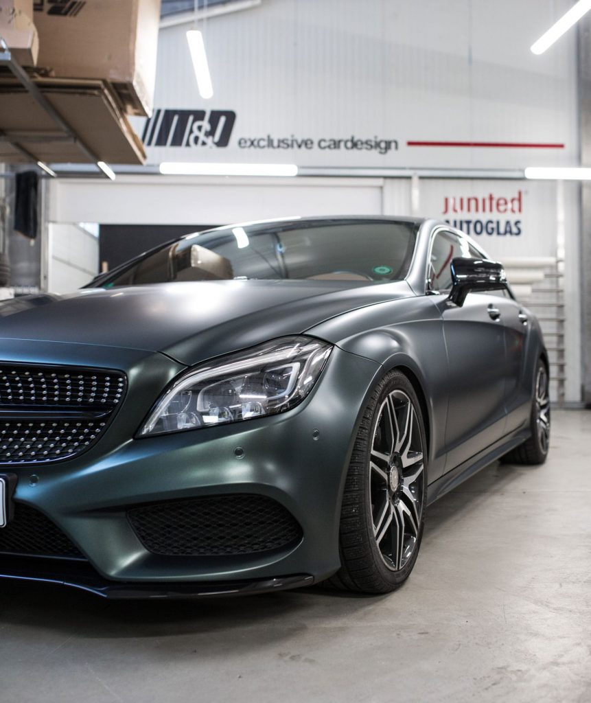 Mercedes CLS W218 Facelift - Folierung in PWF Matt Smaragd Metallic ...