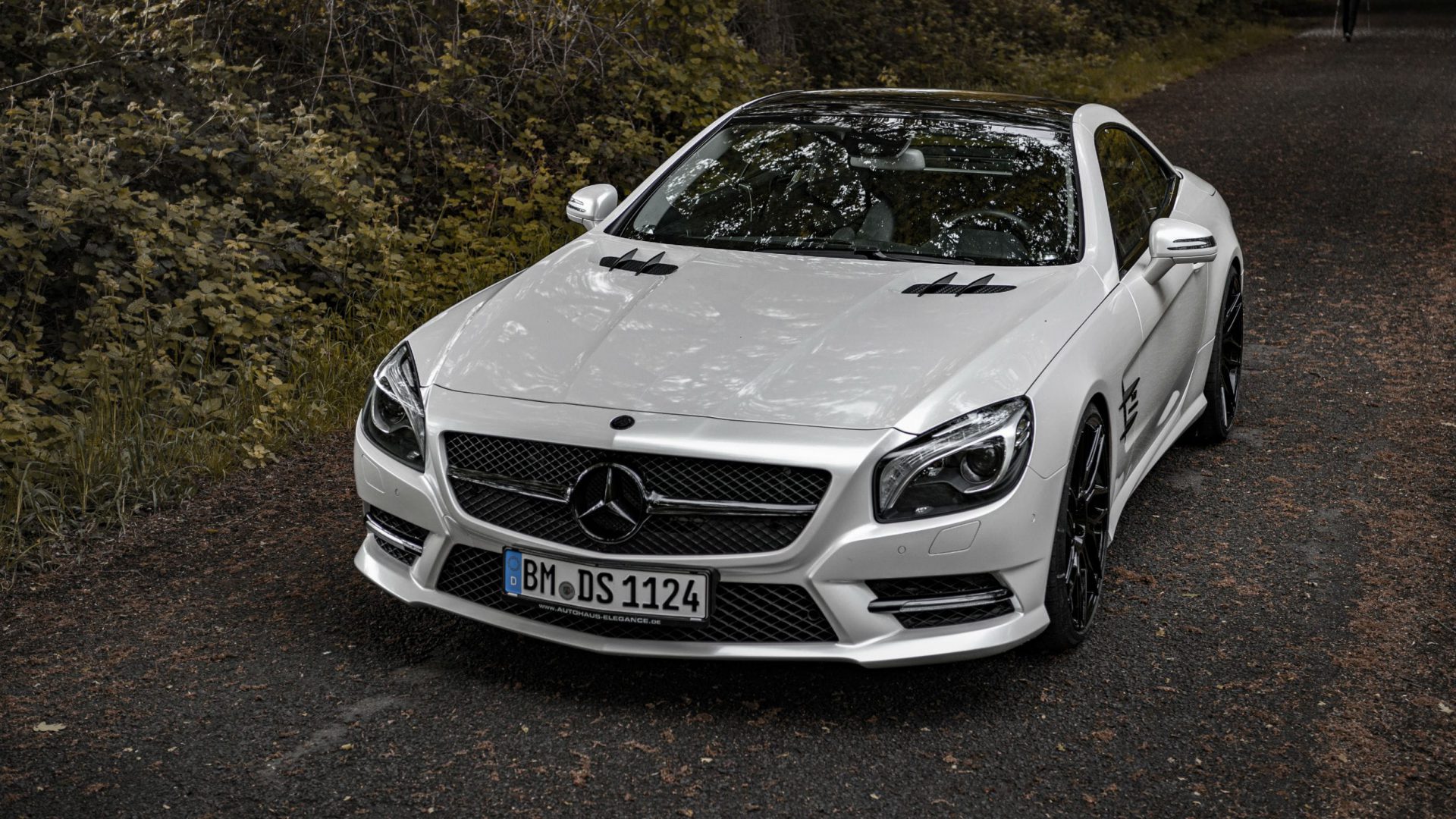 Mercedes SL 500 R231 - Folierung in Avery Diamond White - M&D exclusive ...