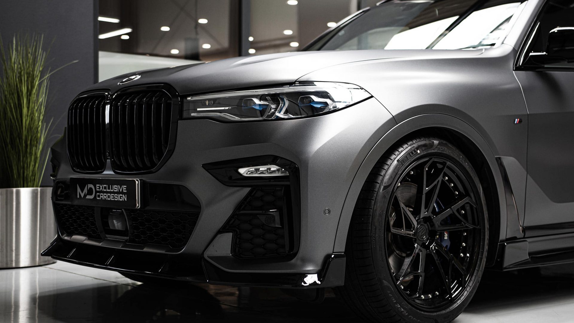 BMW X7 G07 - Wrapping in PWF Matt Dark Charcoal CC 4015 - M&D exclusive ...
