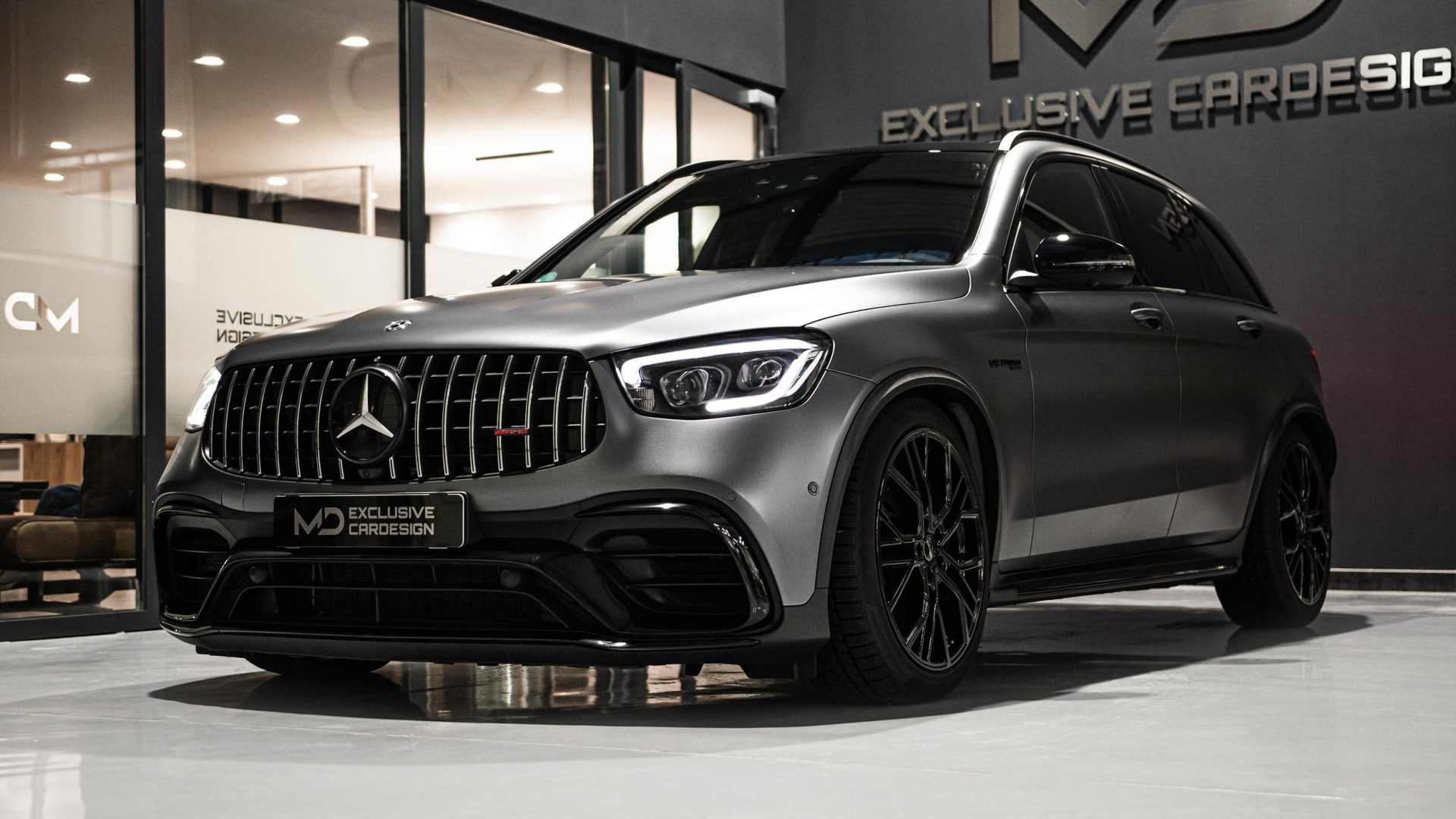 Mercedes-AMG GLC 63 SUV X253 - Folierung in PWF Matt Dark Charcoal CC ...