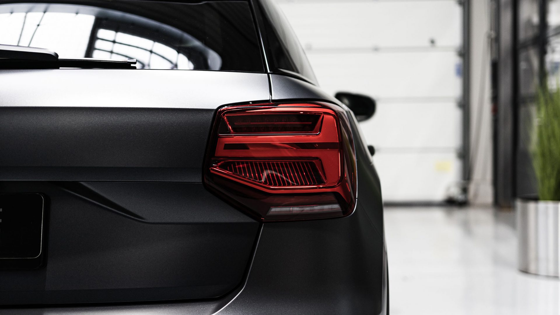 Audi Q2 - Wrapping in PWF Matt Dark Charcoal CC 4015 - M&D exclusive ...