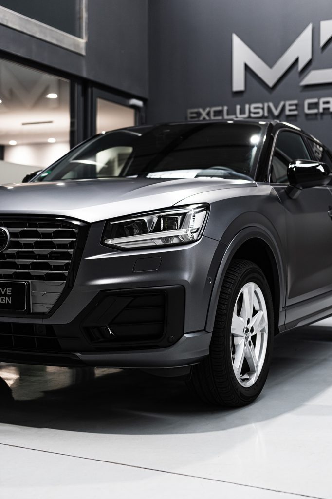 Audi Q2 - Wrapping in PWF Matt Dark Charcoal CC 4015 - M&D exclusive ...