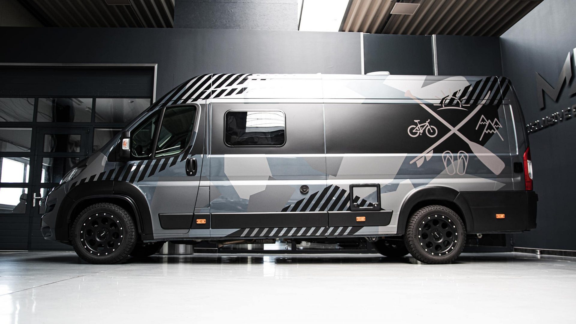 Fiat Ducato - Design Wrap - Art Tech-Camouflage Optik - M&D exclusive ...