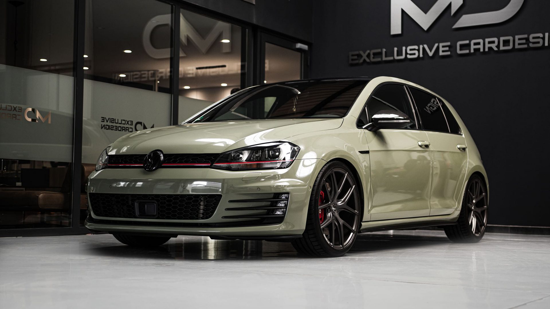 Volkswagen Golf MK7 - Folierung in PWF Urban Drab CC 4155 - M&D ...