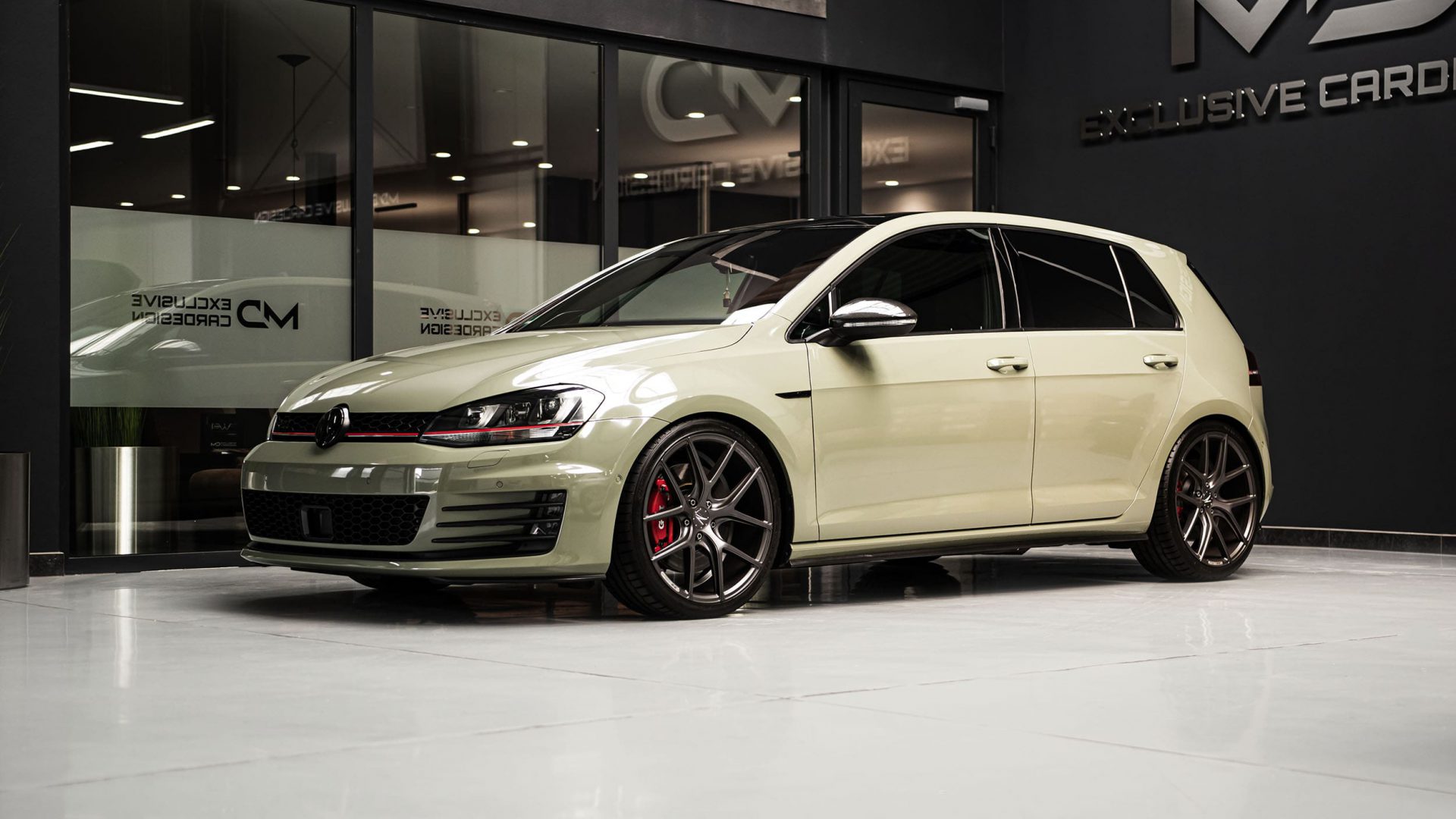 Volkswagen Golf MK7 - Folierung in PWF Urban Drab CC 4155 - M&D ...