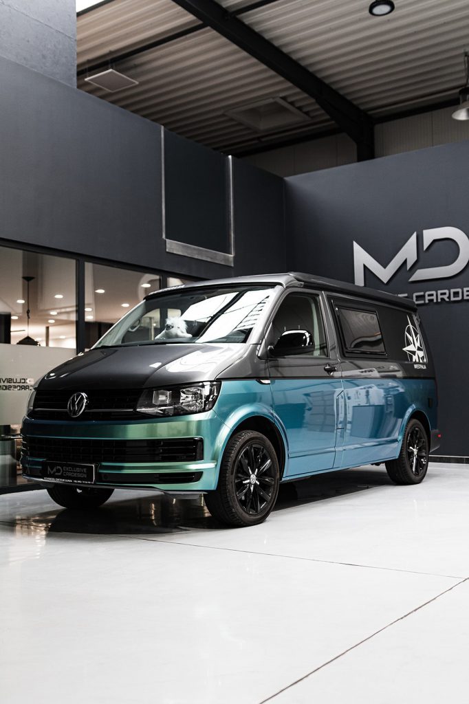 Volkswagen T6 Transporter - Folierung in Oracal Aquamarin Matt M318 - M ...