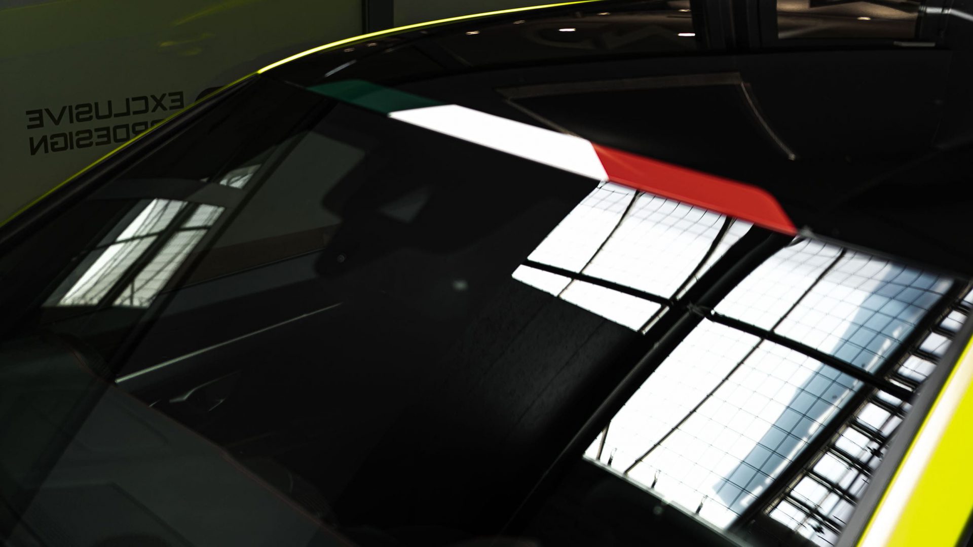 Lamborghini Urus - Folierung in PWF Matt Lizard Lime CC 4170 - M&D ...