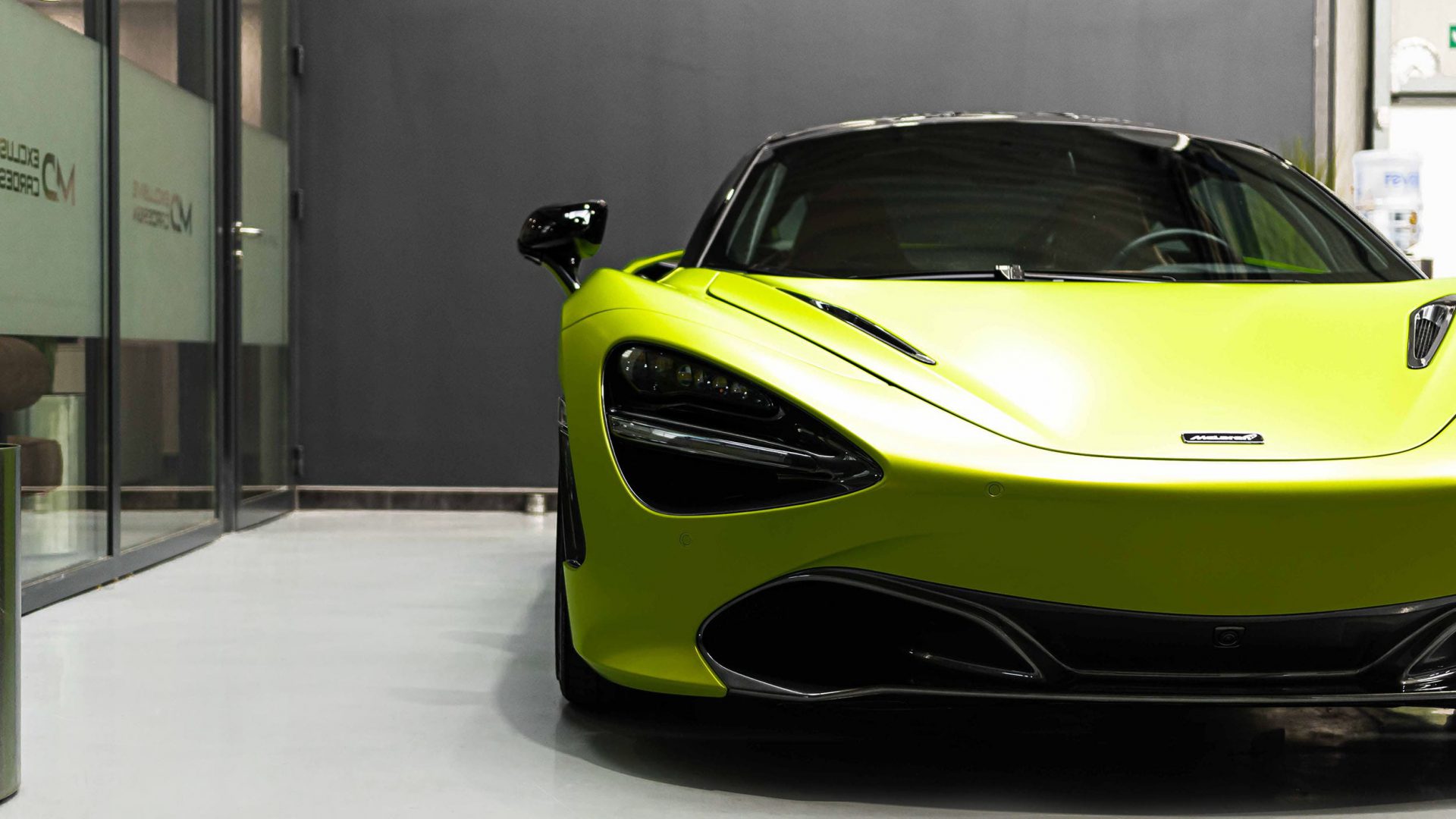 McLaren 720S - Wrapping in PWF Matt Lizard Lime CC 4170 - M&D exclusive ...