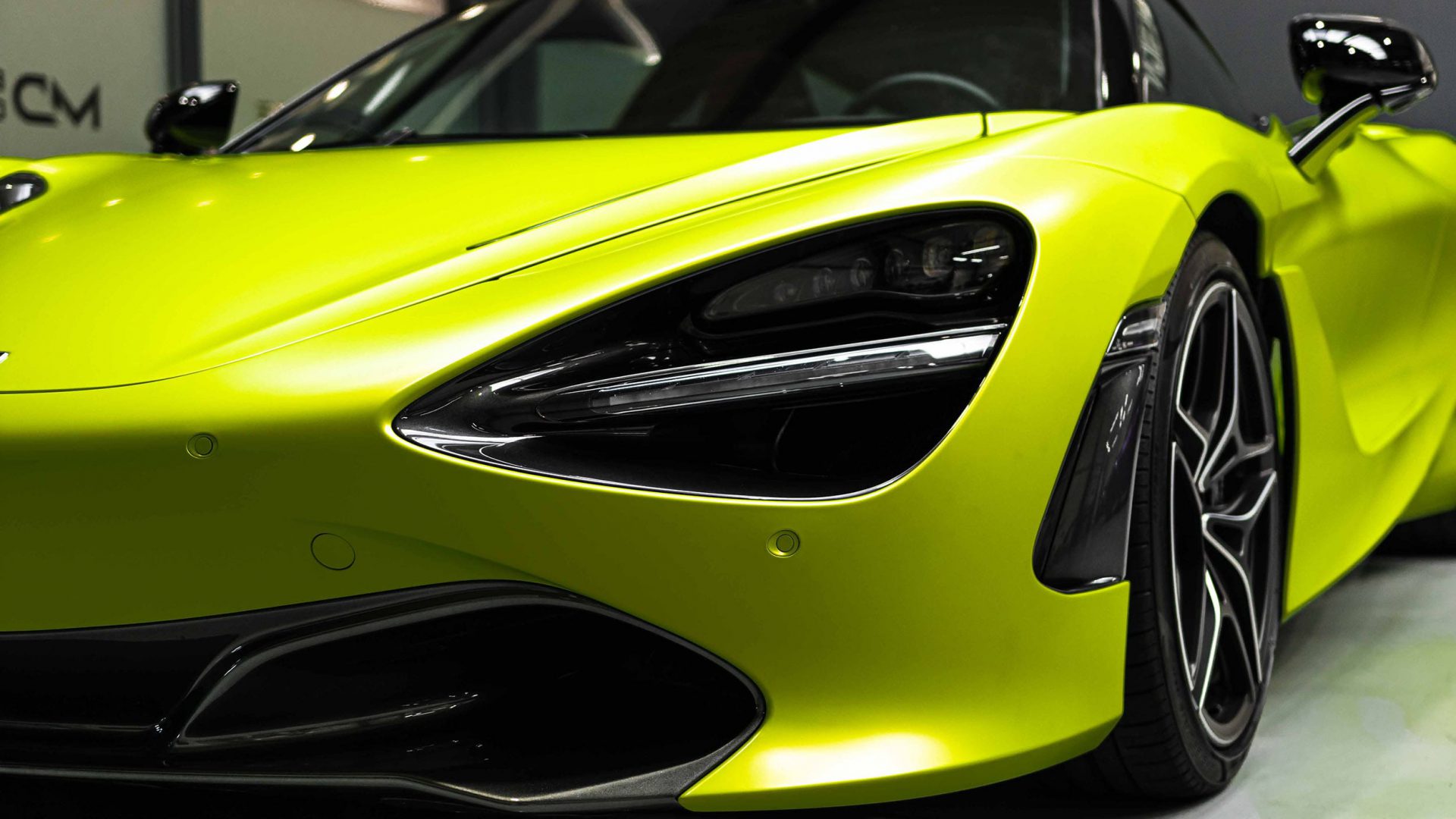 McLaren 720S - Wrapping in PWF Matt Lizard Lime CC 4170 - M&D exclusive ...