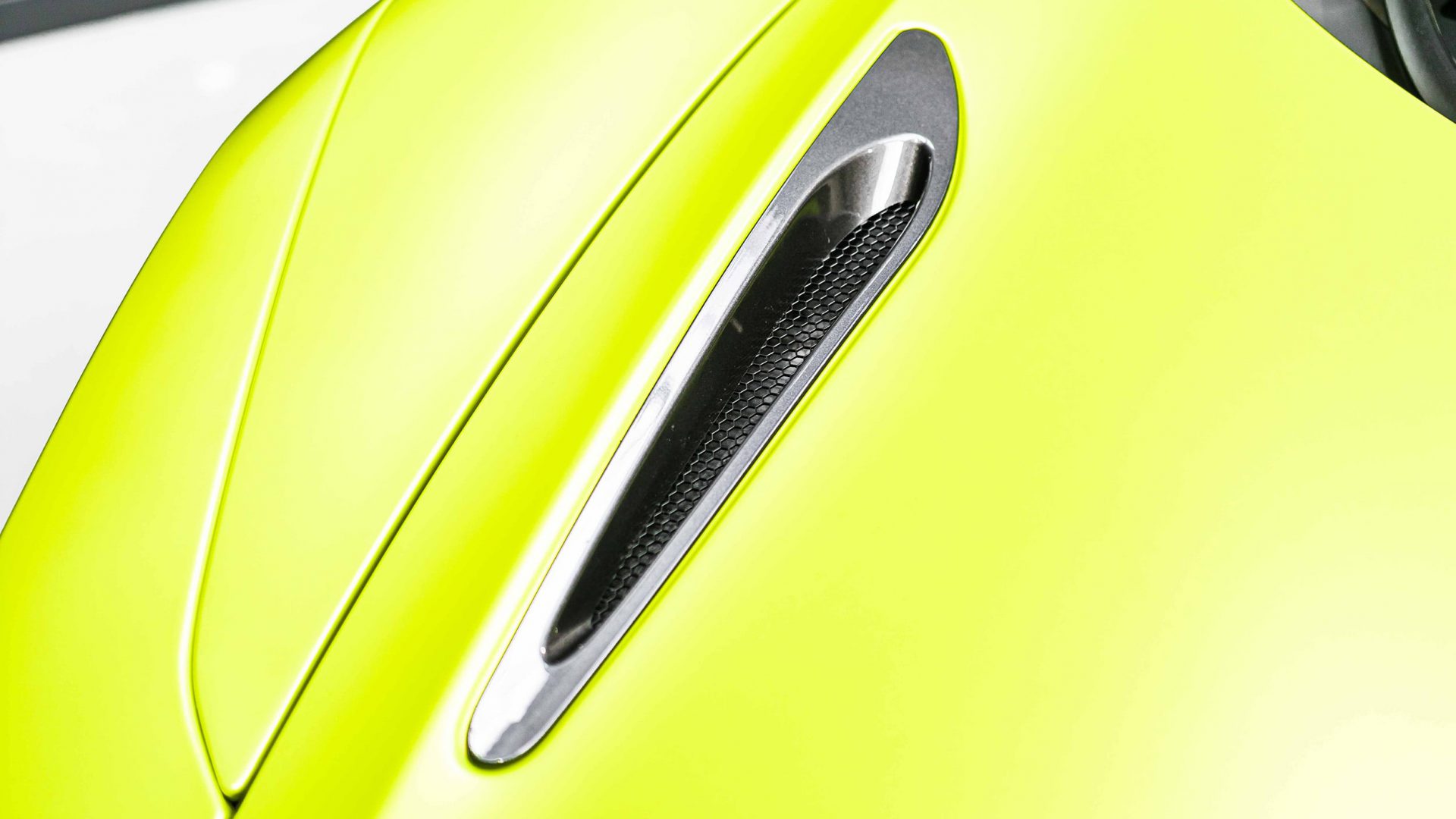 McLaren 720S - Wrapping in PWF Matt Lizard Lime CC 4170 - M&D exclusive ...