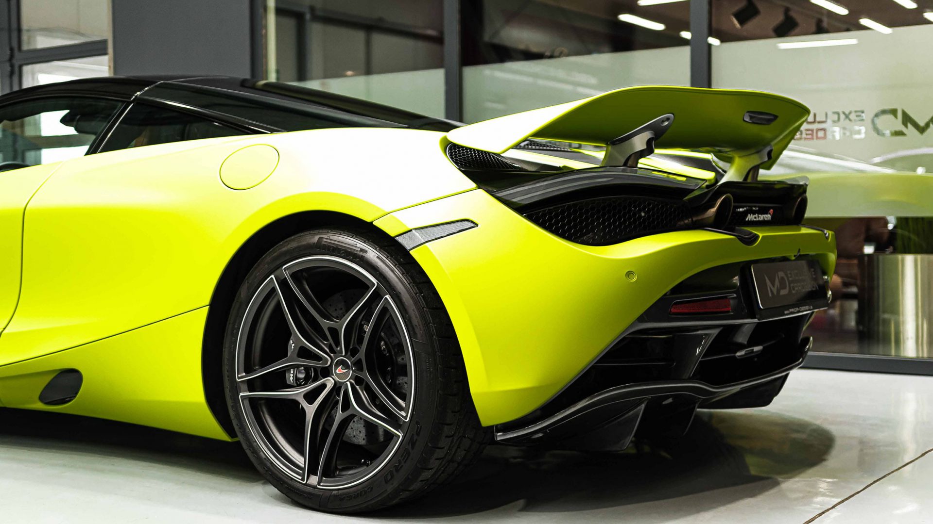 McLaren 720S - Wrapping in PWF Matt Lizard Lime CC 4170 - M&D exclusive ...