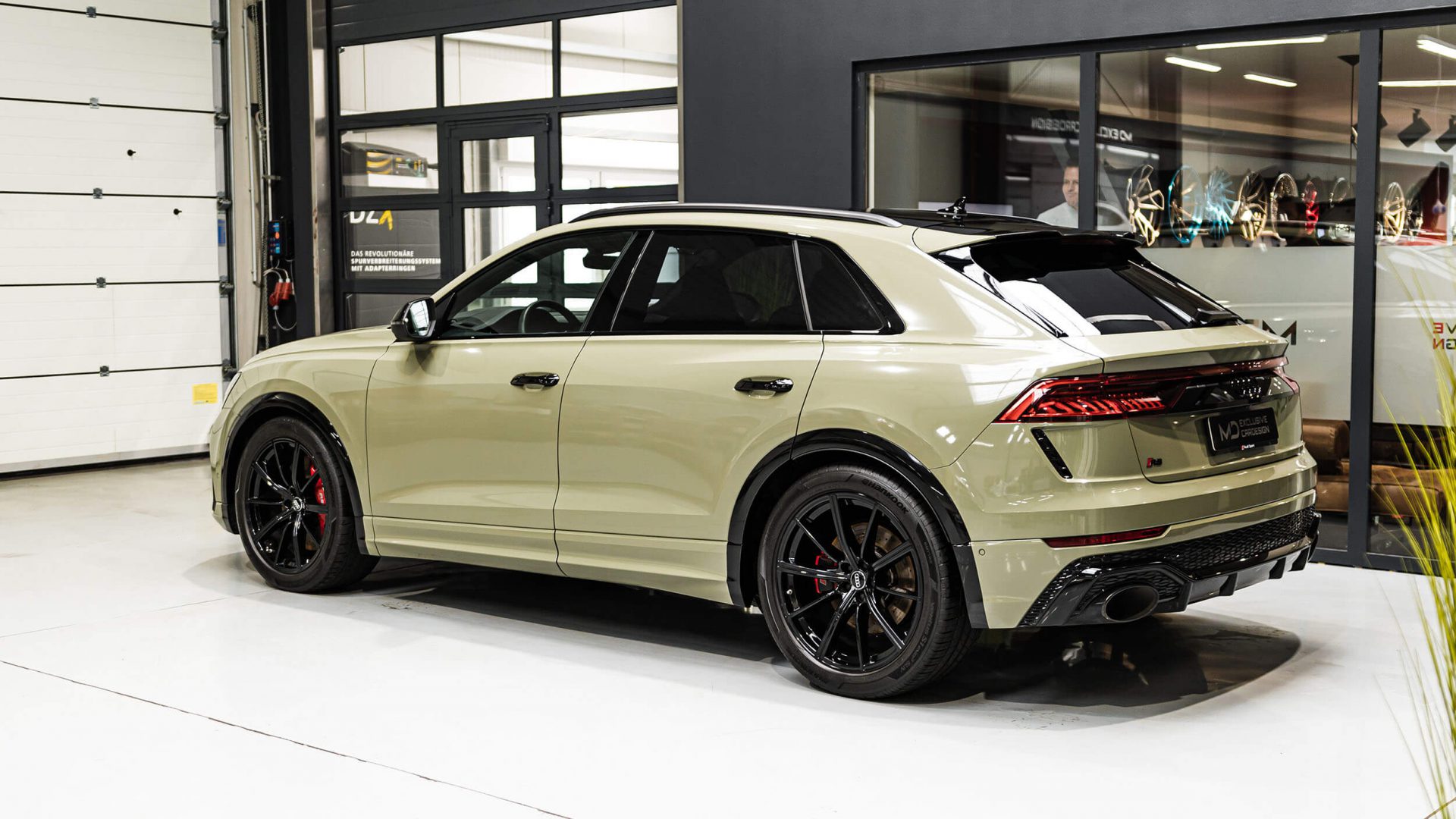 Audi RS Q8 - Folierung in PWF Urban Drab CC 4155 - M&D exclusive ...