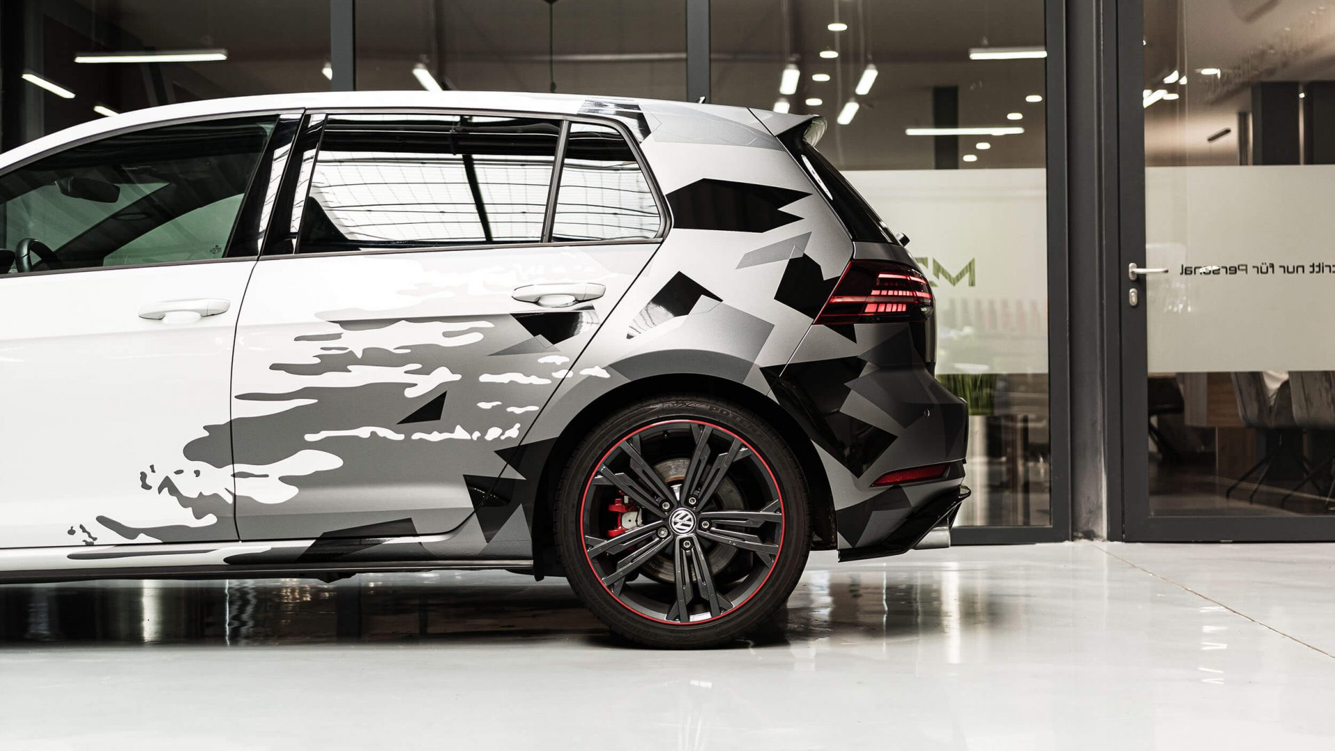 Volkswagen Golf 7 GTI - Designfolierung - Colorshift-Effekt - M&D exclusive cardesign ...