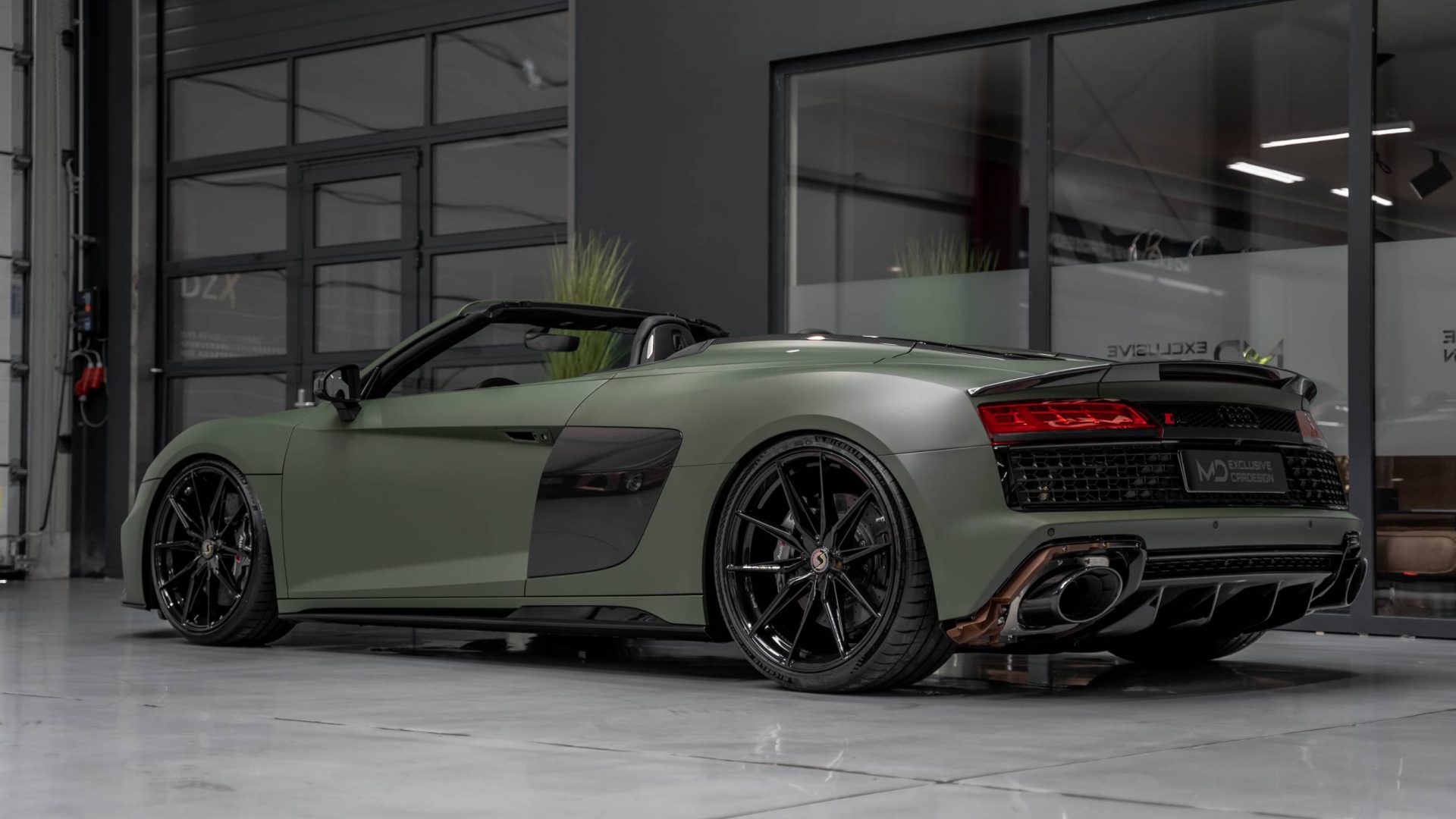 Audi R8 Spyder 4S - Folierung in 3M Matte Military Green - M&D ...