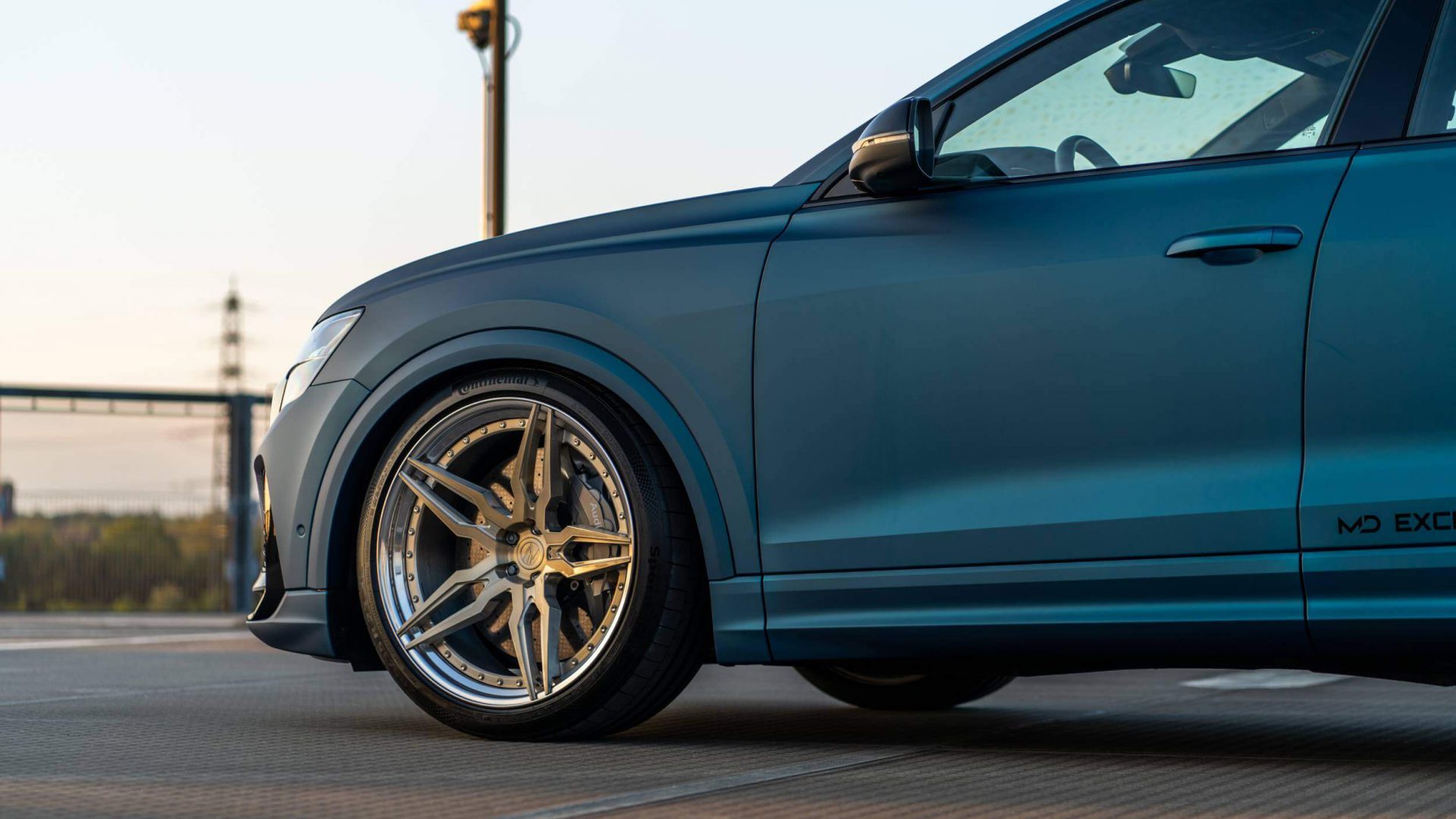 Audi RS Q8 - Folierung in PWF Intense Matt Petrolhead CC 4243 - M&D ...