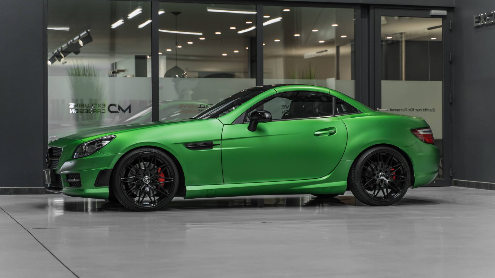 Mercedes SLK R172 - Folierung in PWF Matt Krypton Green CC 4142 - M&D exclusive cardesign ...