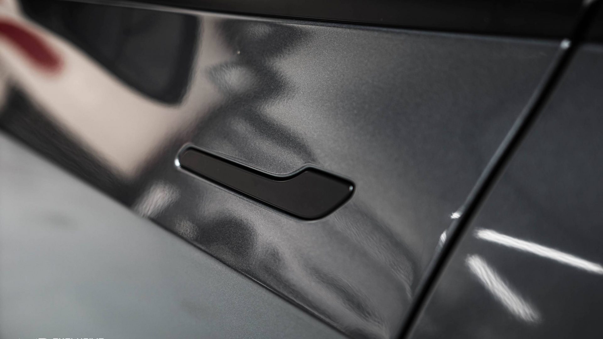 Tesla Model 3 - Folierung in Oracal 970RA Gloss Metallic Charcoal 937 ...